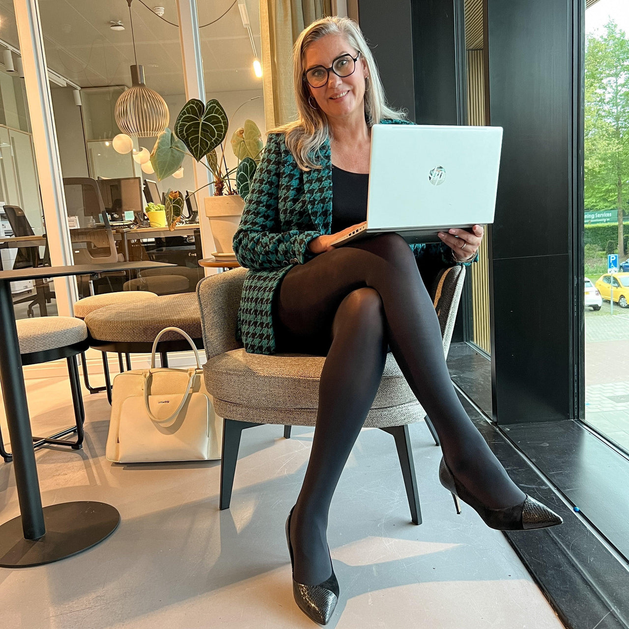 Black Light Compression Tights - Snag Tights